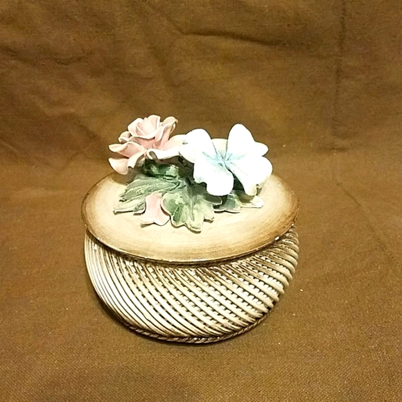 Capodimonte | Accents | Vintage Capodimonte Trinket Box With Lid | Poshmark